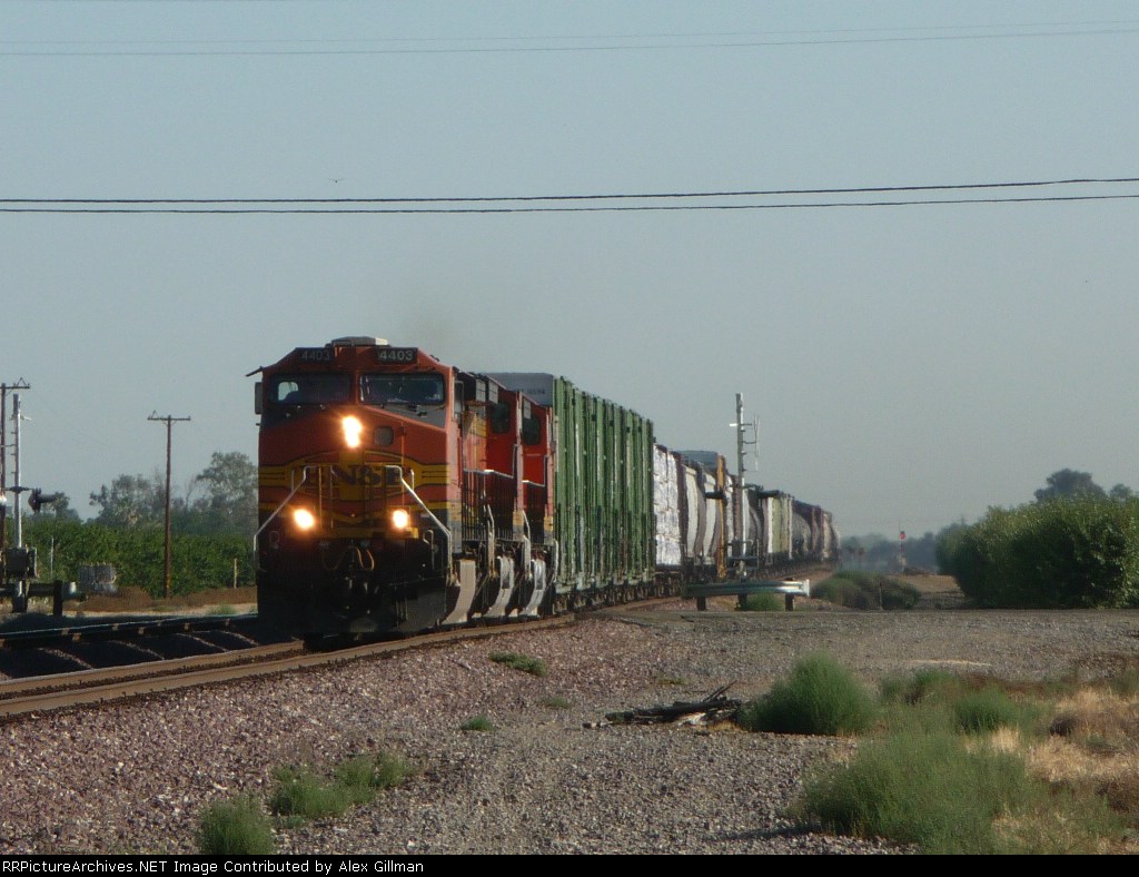 BNSF 4403 East